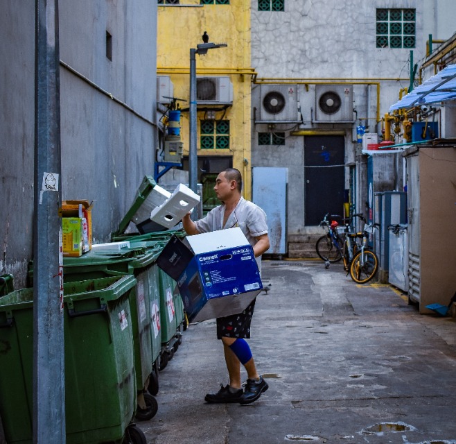 Een afvalcontainer huren voor al je afval - bhome.nl